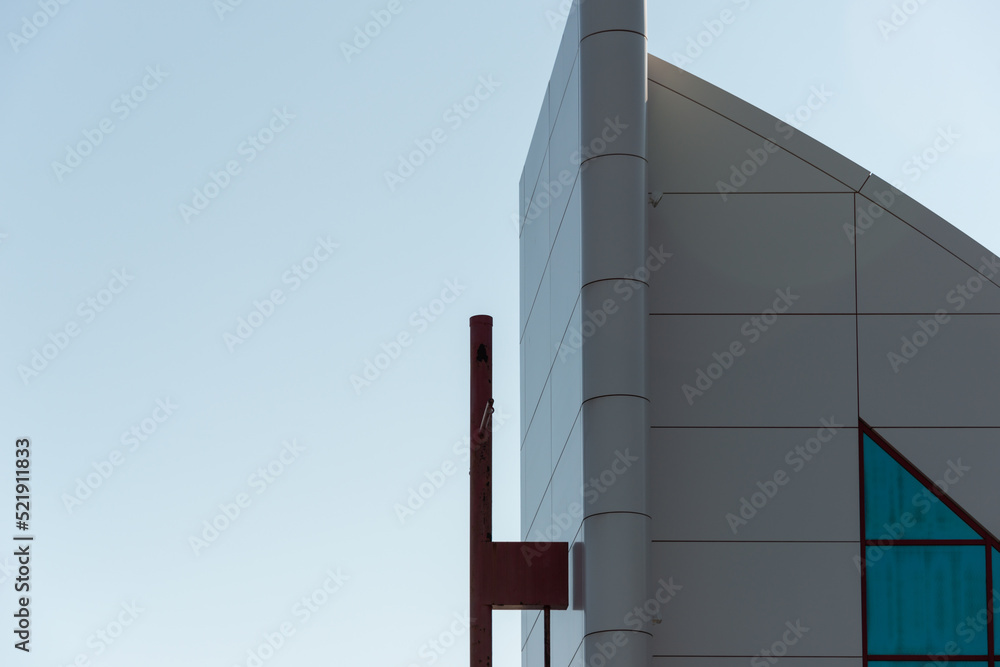 Foto de The exterior wall of a contemporary commercial style building ...