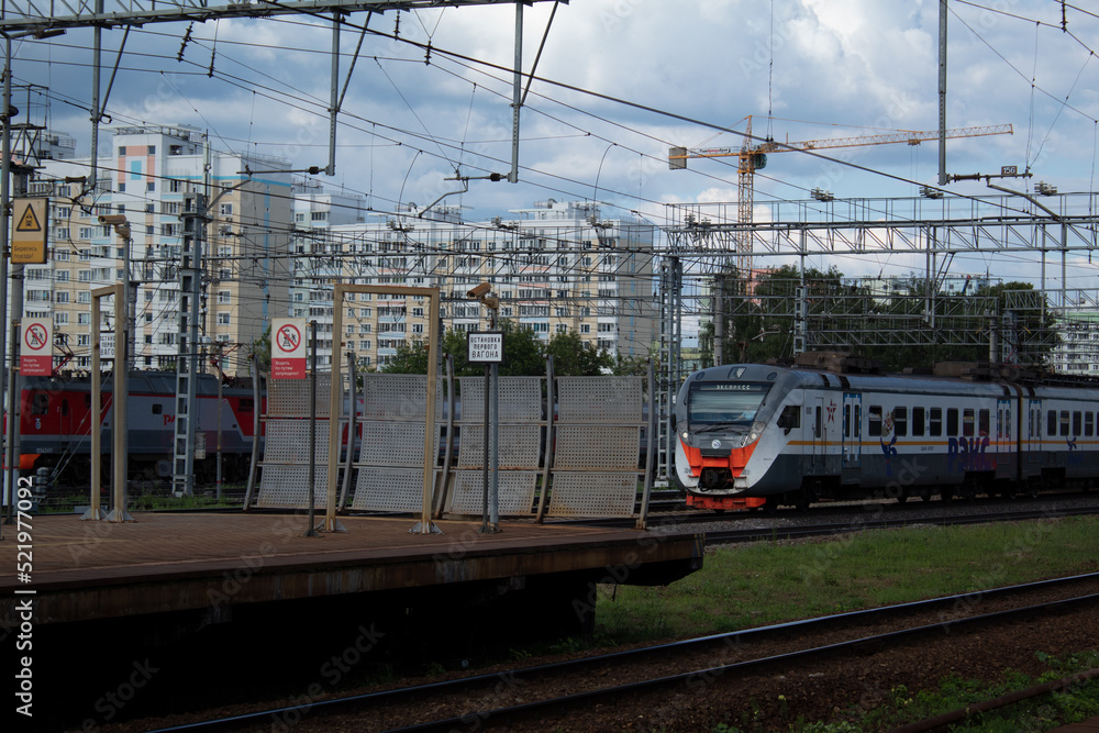 ED4M-500 (Electric train Demikhovsky 4th type Modified) arrives at ...