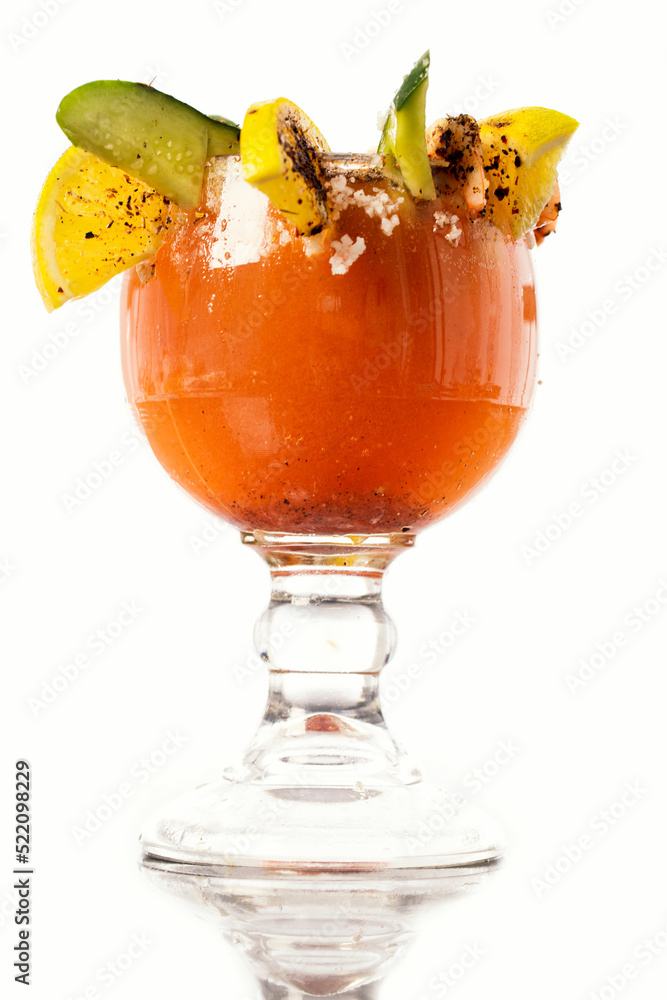 Póster La michelada es una bebida alcohólica Mexicana que se prepara ...