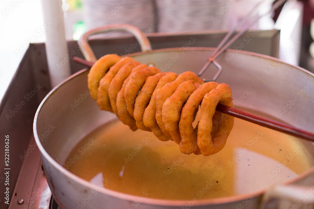 Picarones (postre tipico de Perú). Concepto de tradiciones y comida ...