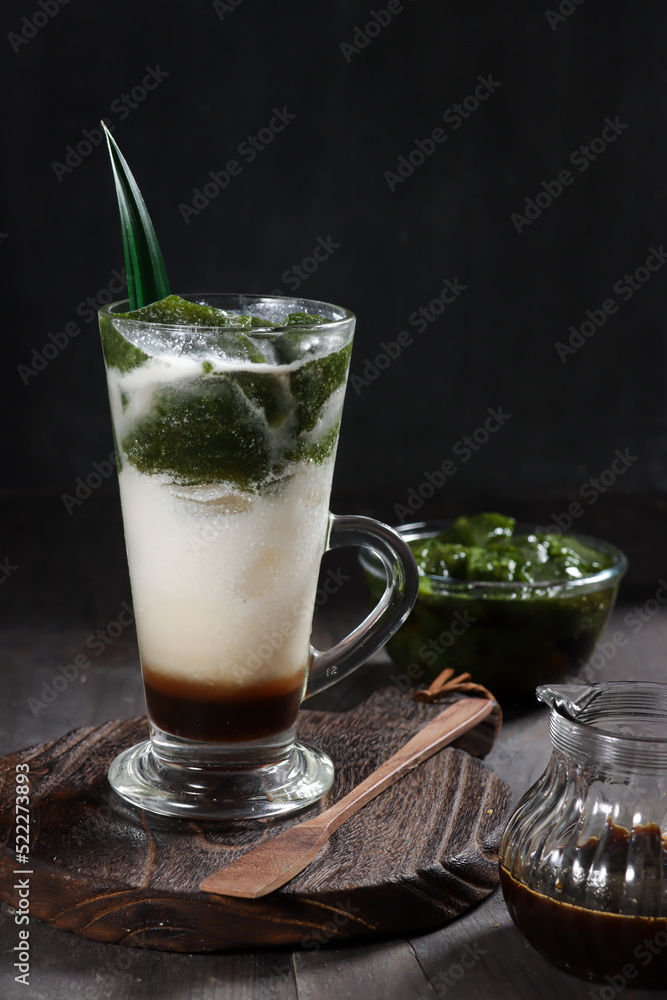 Es Cincau Hijau or Green Grass Jelly (Cincau Ijo), or Es Daluman ...