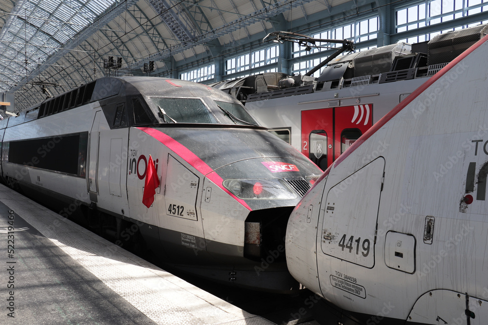 Bordeaux, France, juillet 2022 : train TGV INOUI de la SNCF à la gare ...