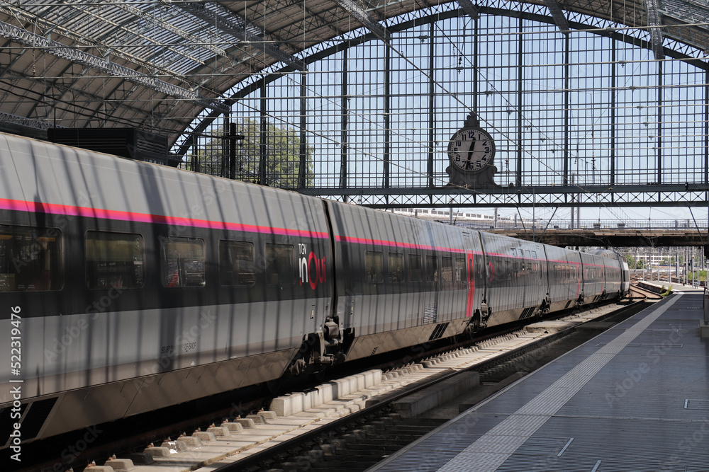 Bordeaux, France, juillet 2022 : train TGV INOUI de la SNCF à la gare ...