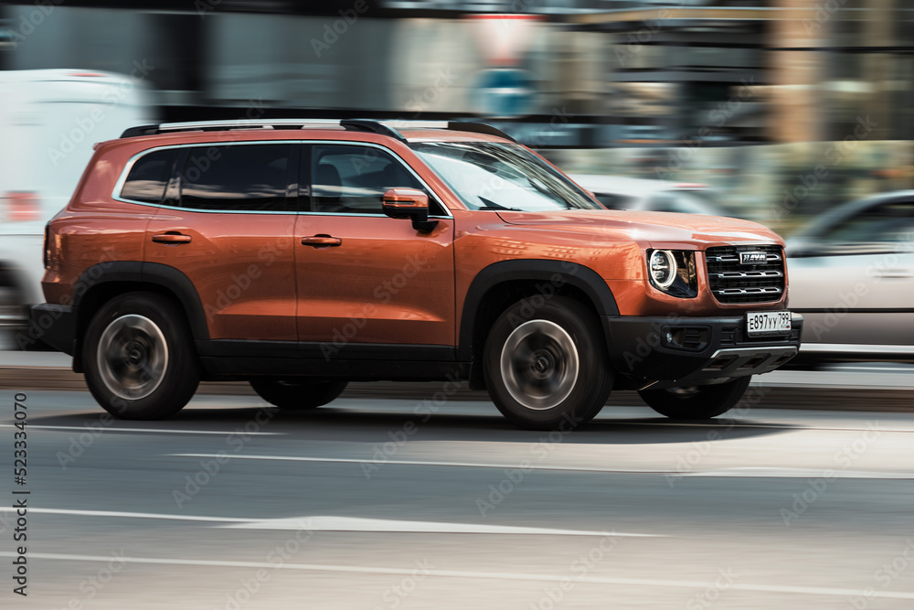 Haval Dargo test drive on Moscow streets. Haval Big Dog crossover ...