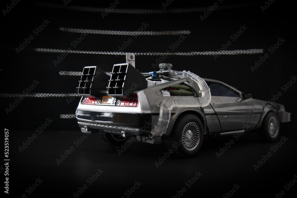Back to The Future Delorean Time Machine - Back Side - 1-24 Scale ...