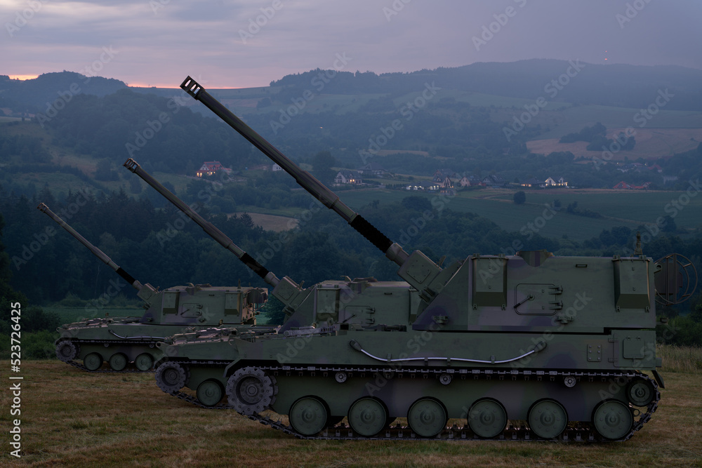 AHS Krab - Polish modern 155 mm calibre self-propelled cannon howitzer ...