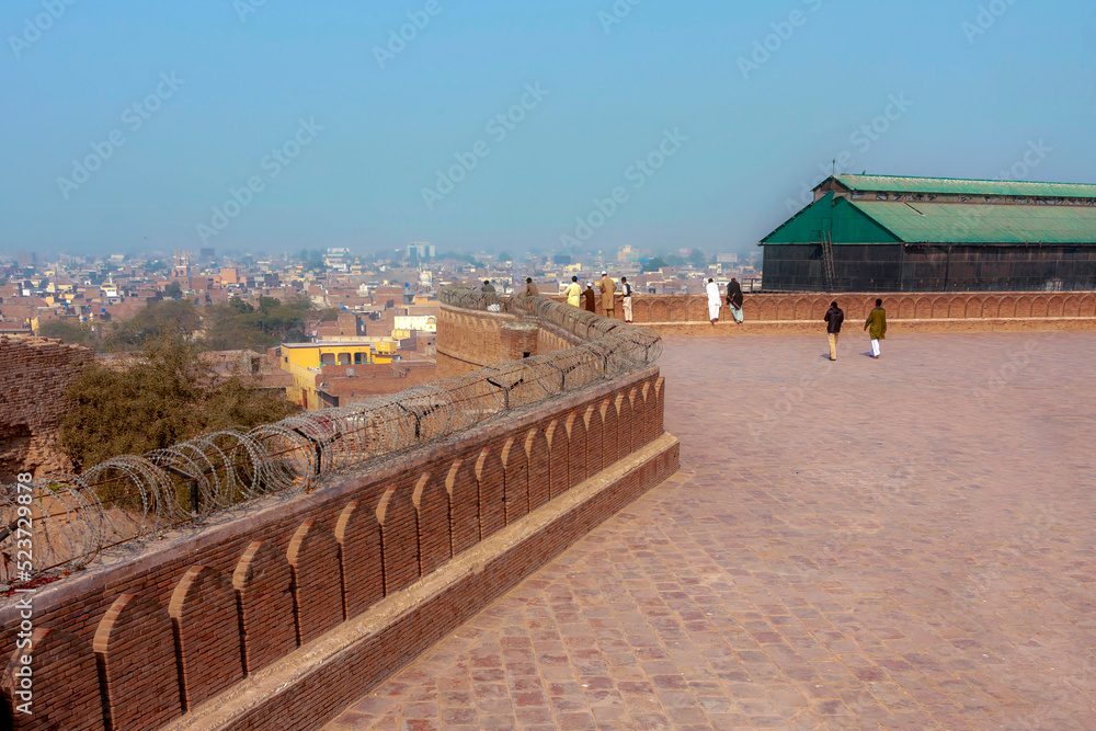 shrine in Multan, The Tomb of Shah Rukn-e-Alam located in Multan ...