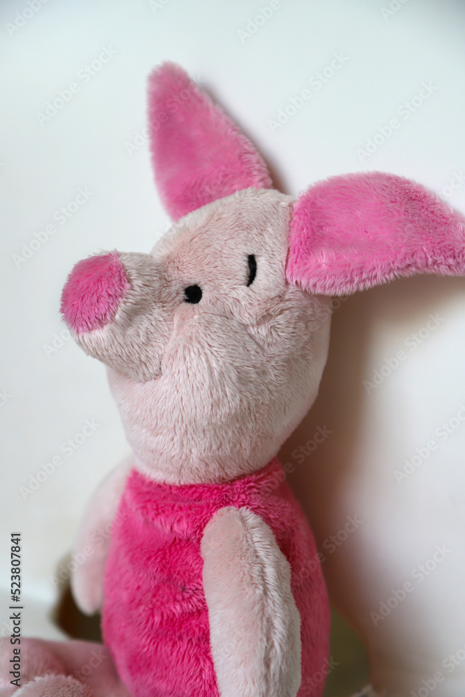 Piglet plush. Pink pig friend of Winnie Pooh Tigger, Rabbit, Ígor ...