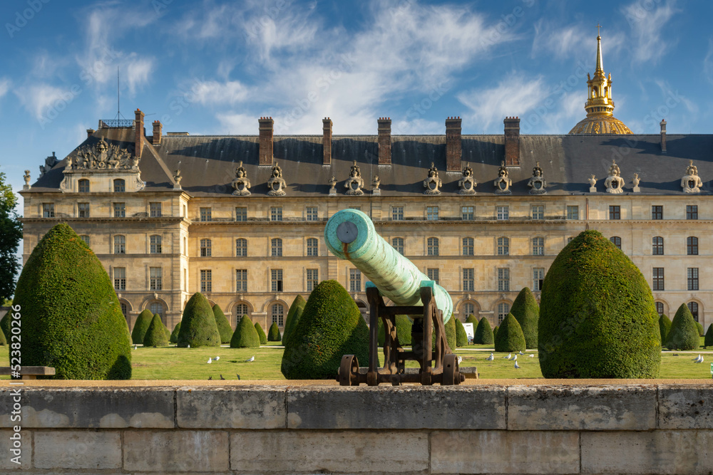 Paris, France - July 13th 2022: Cannon in front of Les Invalides, Paris ...