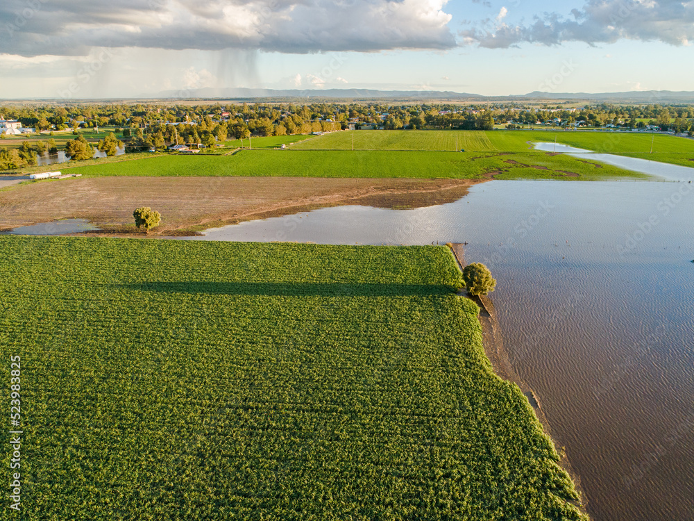 Aussie Farmland covered in water during flood with more rain coming ...