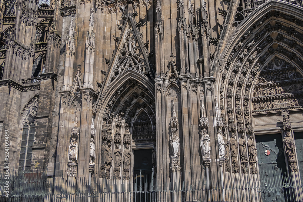 Details of Cologne cathedral (Cathedral Church of Saint Peter, from ...
