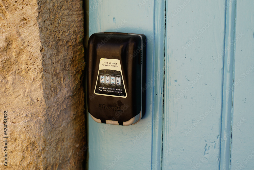 Master lock light up dials logo brand and text sign on keys box in home ...