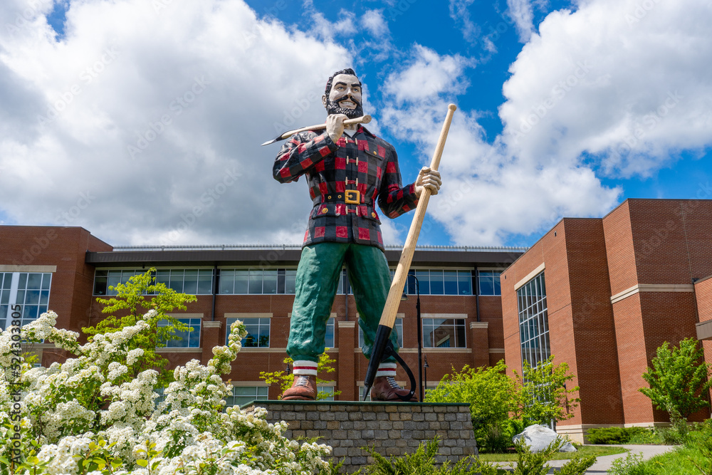 Bangor, Maine: Paul Bunyan holding double-sided ax and lumberjack's ...