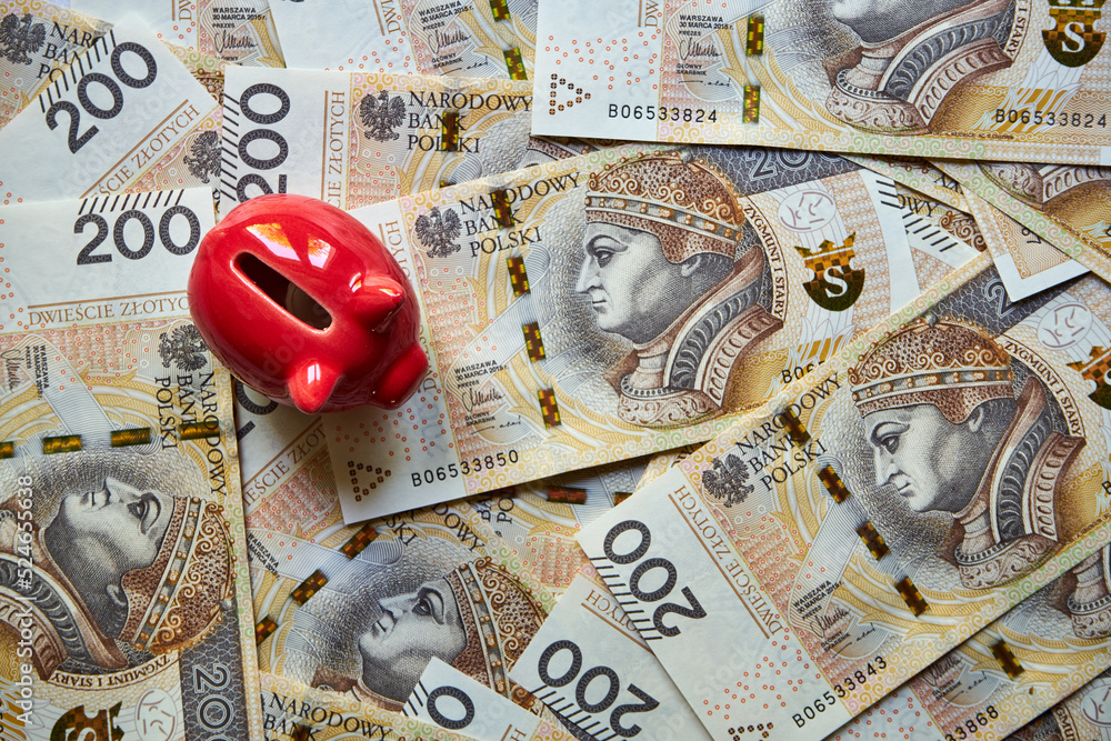 polskie banknoty 200 złotowe i skarbonka Stock Photo | Adobe Stock
