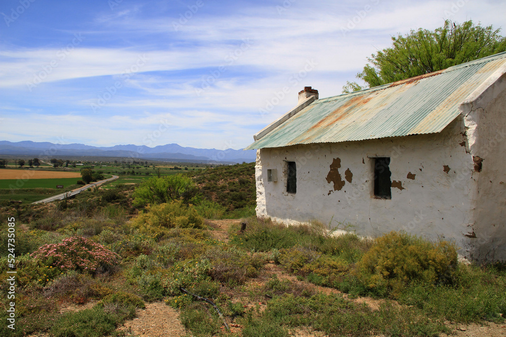 Photos of abandoned houses, churches, monasteries, ruins, walls of clay ...
