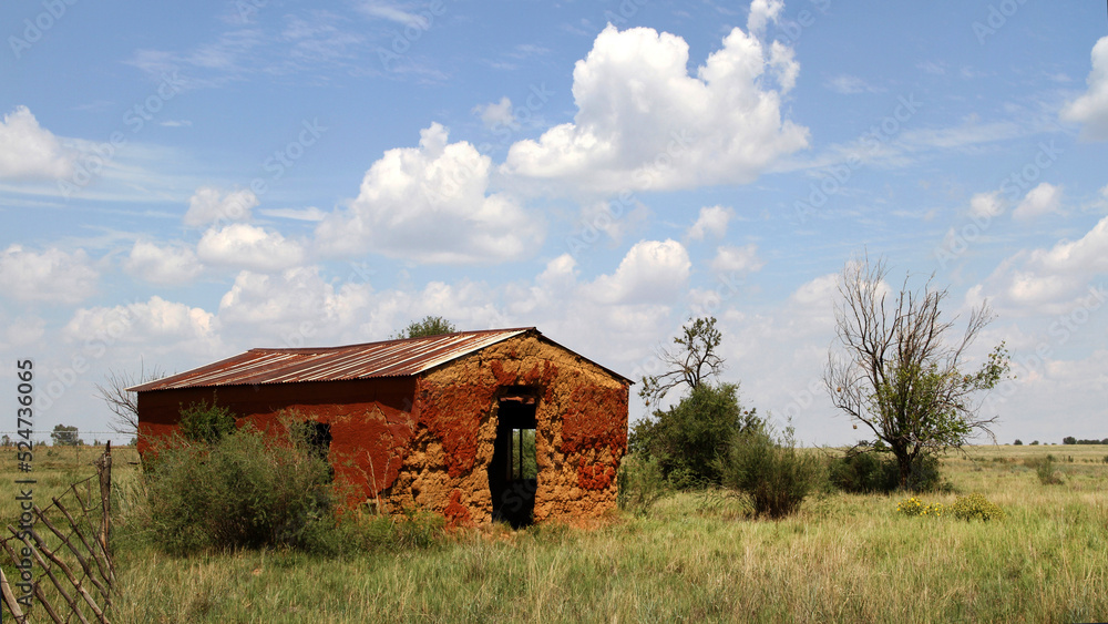 Photos of abandoned houses, churches, monasteries, ruins, walls of clay ...