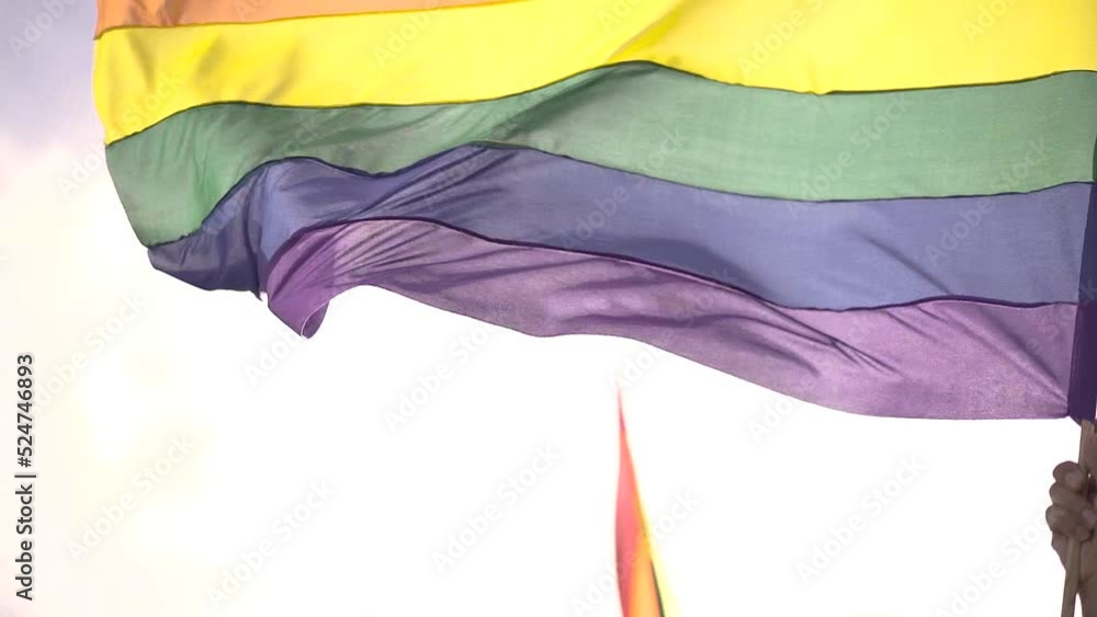 Banderas Pride LGBT en el cielo Stock Video | Adobe Stock