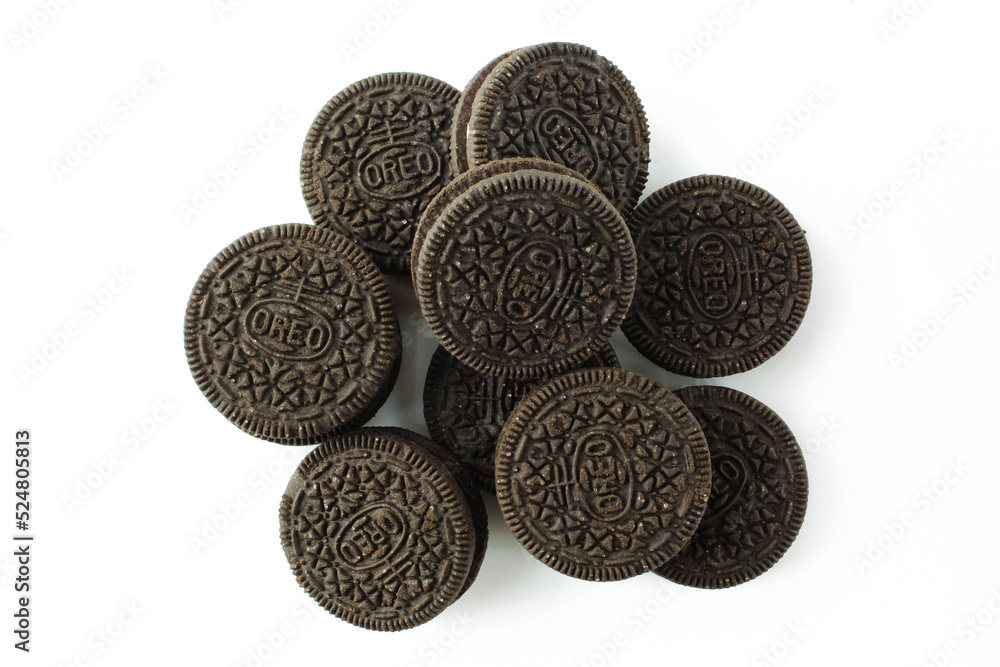 Multiple oreo cookies isolated on white background. Sandwich biscuits ...