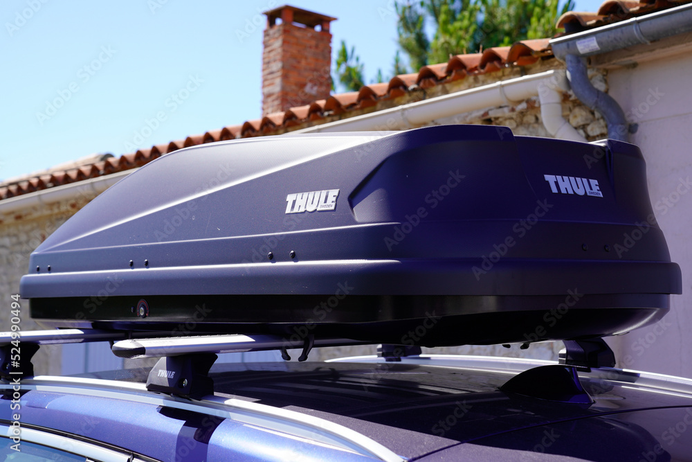 Thule roof car rack system bars displays carriers cargo baskets rooftop ...
