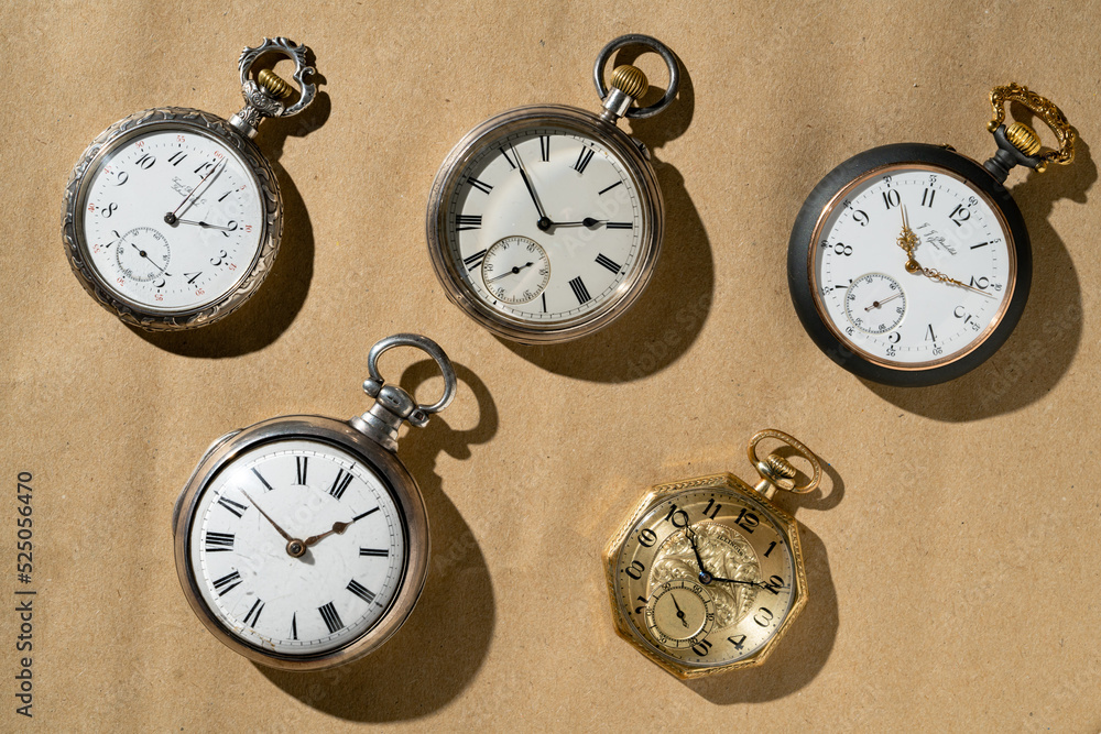 Set of five antique gold and silver American and Swiss pocket watches ...