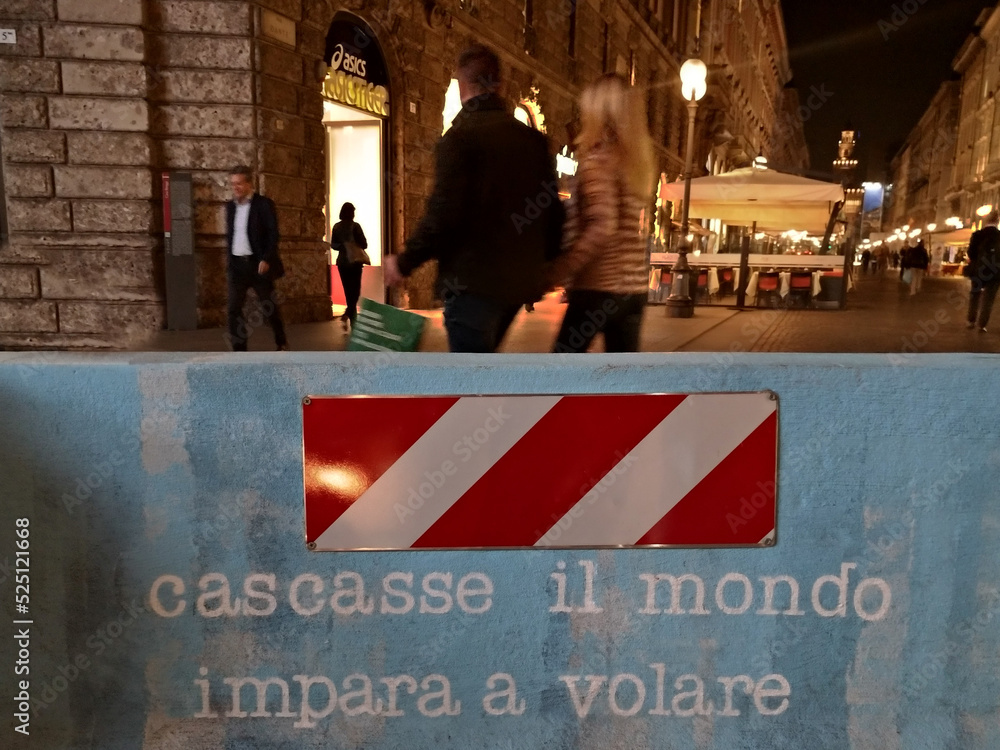 Cascasse il mondo impara a volare Stock Photo | Adobe Stock