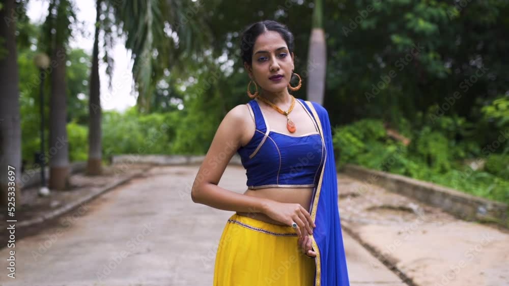 Beautiful Indian woman in traditional chaniya choli for navratri ...
