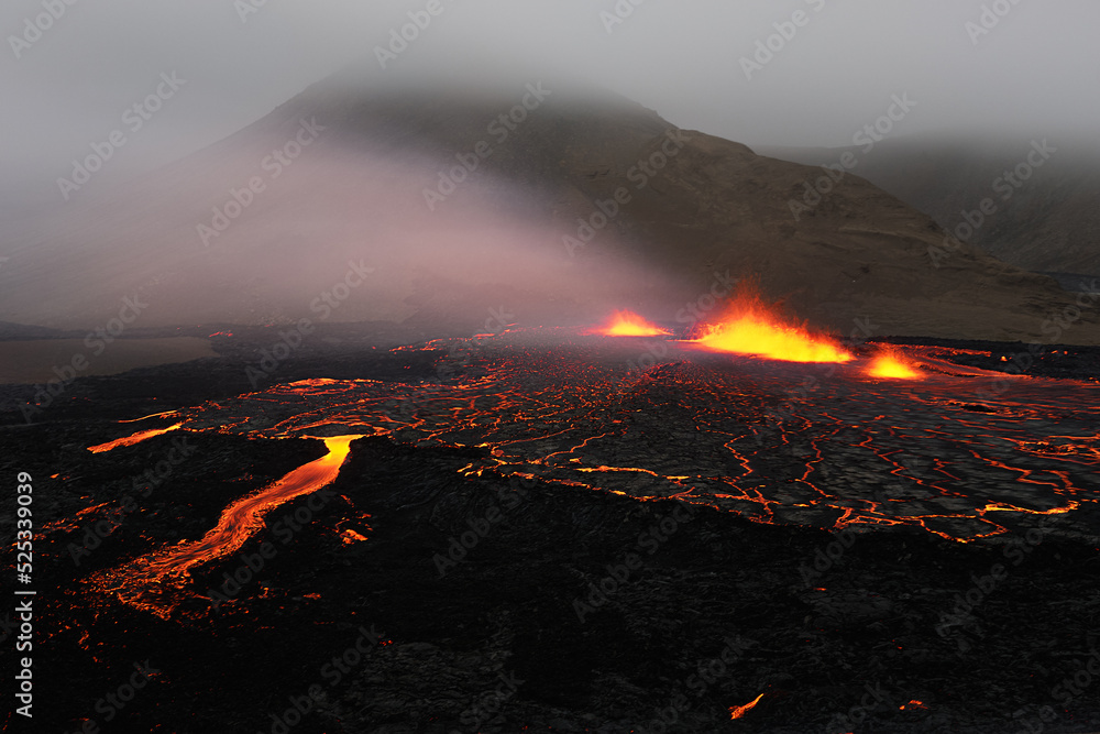 Eruzione del vulcano Fagradalsfjall in Islanda Stock Photo | Adobe Stock