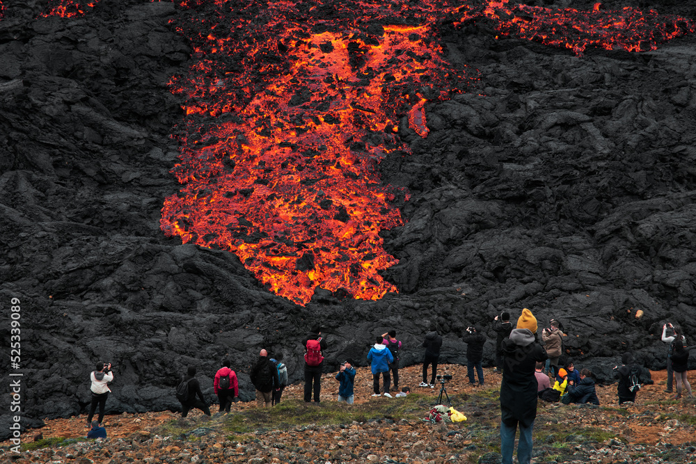 Eruzione del vulcano Fagradalsfjall in Islanda Stock Photo | Adobe Stock