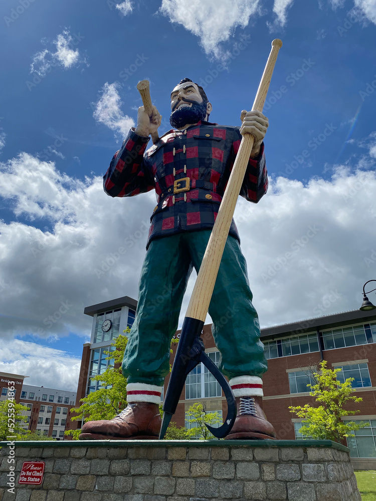 Bangor, Maine: Paul Bunyan holding double-sided ax and lumberjack's ...
