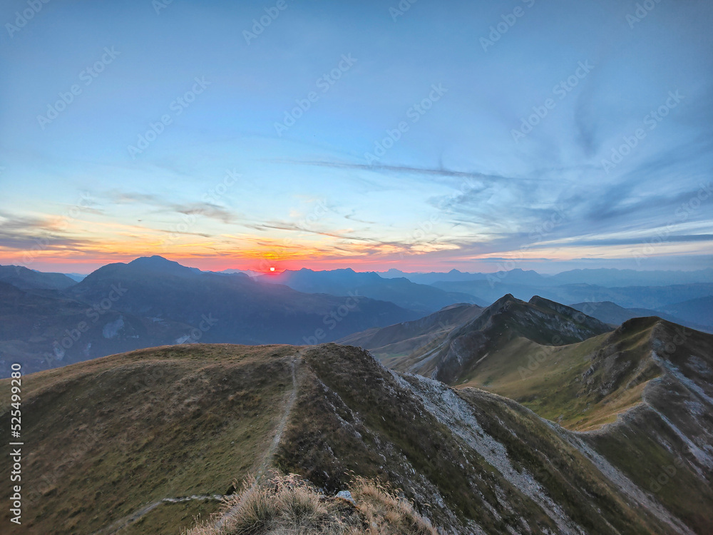 Mont Coin - Coucher de soleil et Vue sur le barrage de roselend, le ...