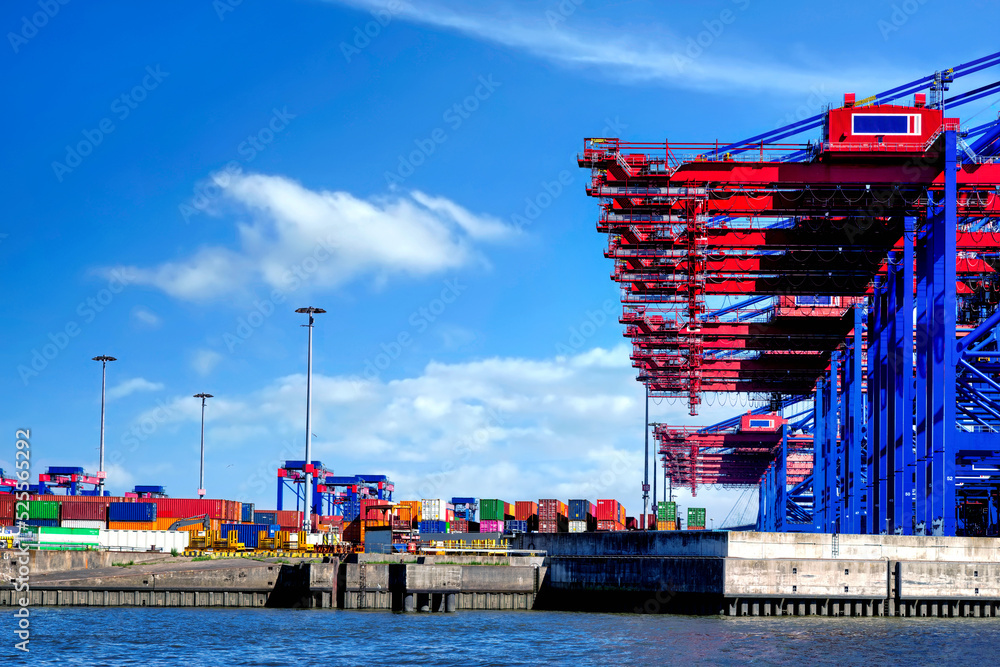Container terminal gantry cranes for loading and offloading containers ... Container terminal gantry cranes for loading and offloading containers ...