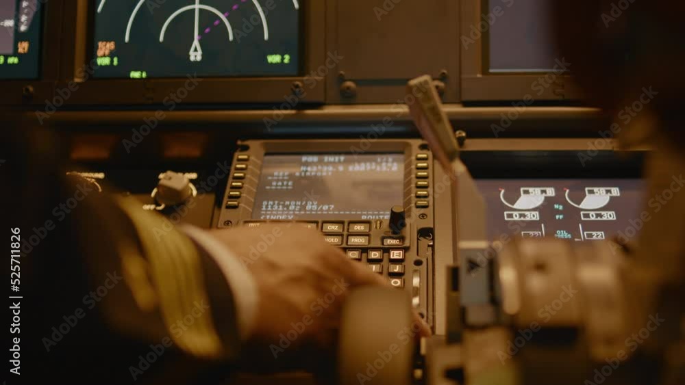 Vídeo Do Stock Captain Inserting Destination Coordinates On Cabin Dashboard Using Control