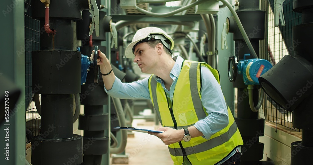Portrait Professional Inspector Engineer foreman in hardhat working ...