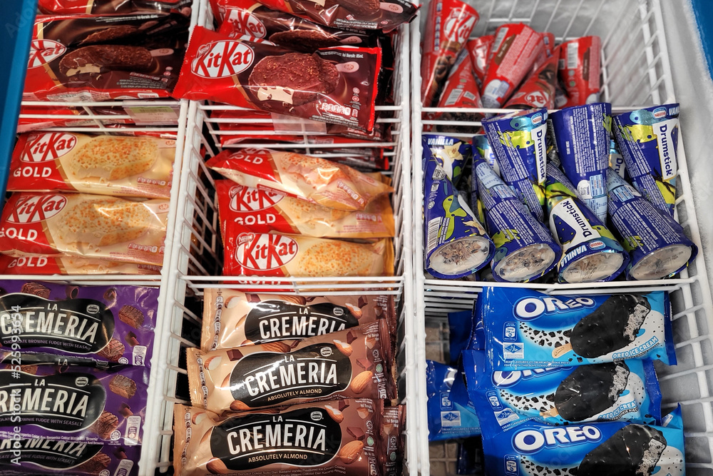 PENANG, MALAYSIA - 17 AUG 2022: Various choice of Nestlé brand ice ...