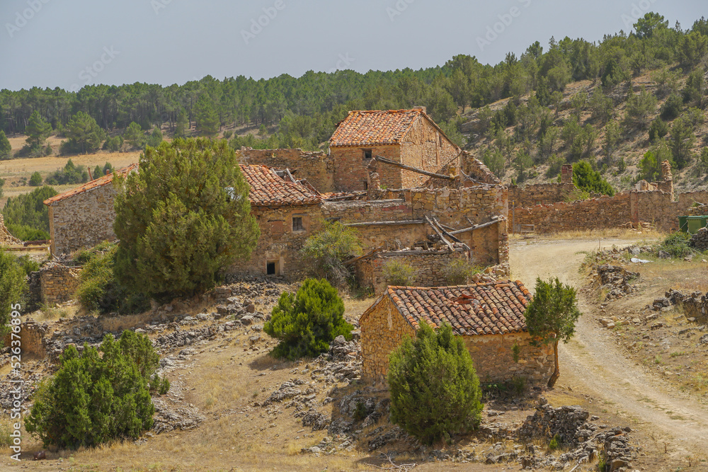 Aldeas abandonadas , Despoblación en las Montañas de Sierra de ...