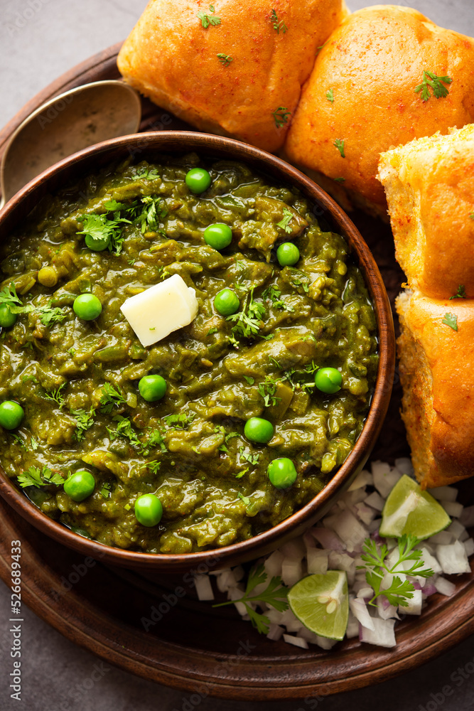 Hariyali green Pav bhaji is a variation of a traditional pav bhaji made ...