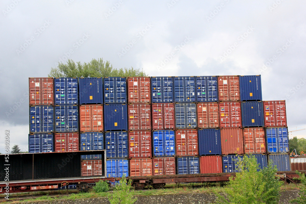 stockage de containers Stock Photo | Adobe Stock
