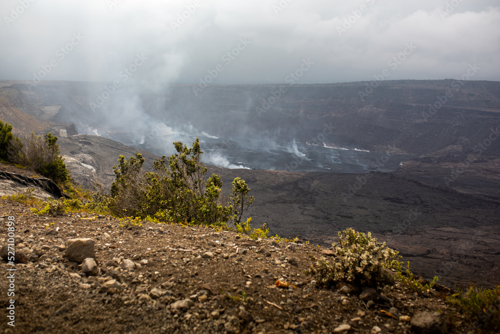 Foto Stock Aktiver Vulkan Kilauea auf Hawaii, Big Island, mit Rauch ...