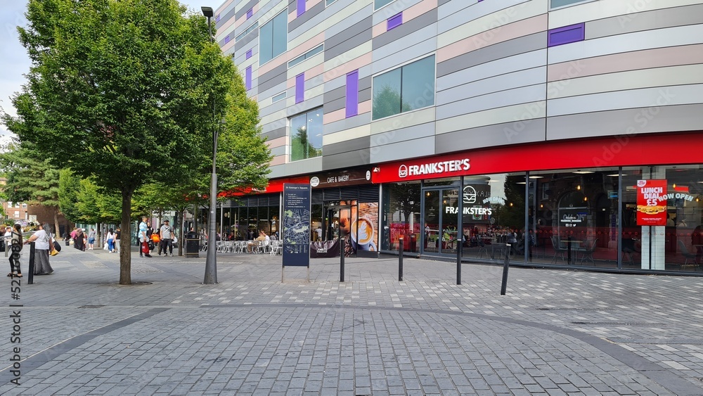 Gorgeous View of City Center of Luton City of England, People are out ...