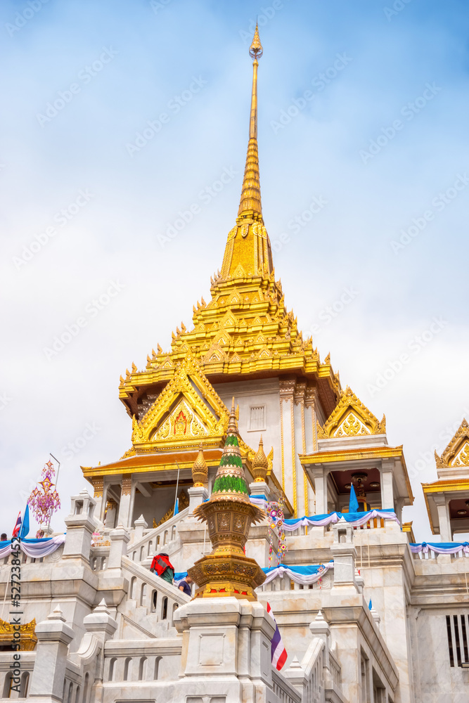 Wat Traimitr Temple or Wat Traimit Withayaram Worawihan Temple and also ...