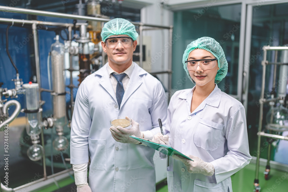 Technical experts are teaching how to operate science lab machine tools ...