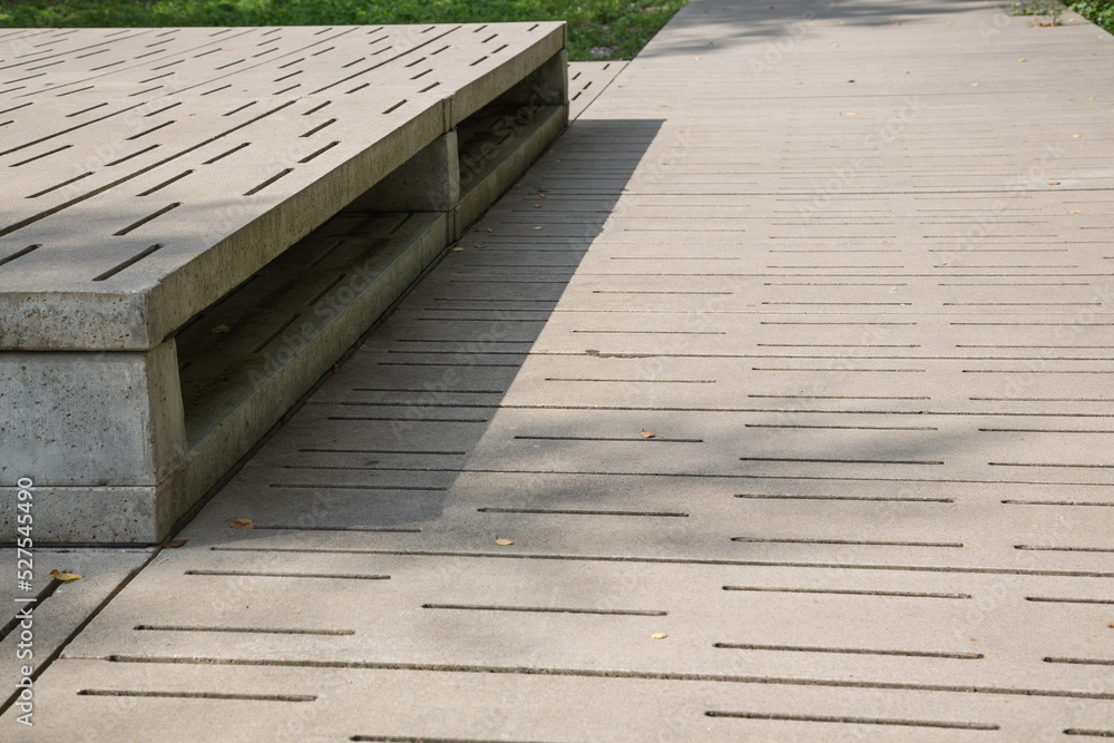 Modern garden design and landscaping: Pedestrian overpass or walkway ...