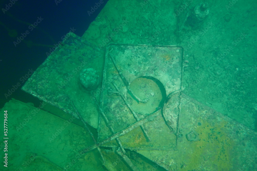 Diving on the "Iro" famous ship wrecks of the Palau archipelago. Diving ...