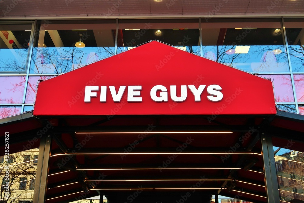 Enseigne / logo d'un restaurant / fastfood Five Guys, célèbre ...