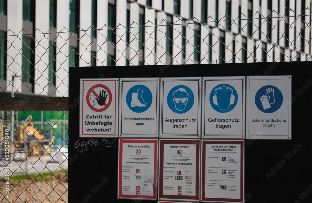 Baustellen Schild mit vielen Warnungen Stock Photo | Adobe Stock