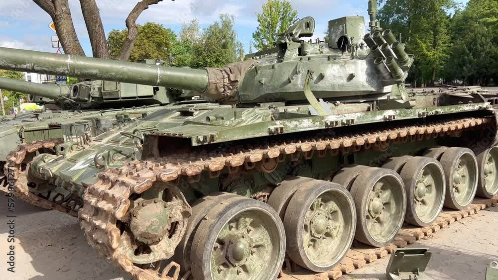 Soviet tank t 34. Russian T-74 tanks stand on the streets of Ukrainian ...