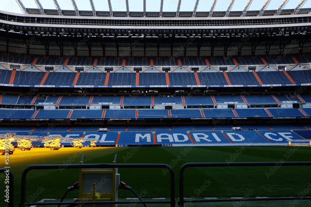 Exterior architecture and building design at 'Santiago Bernabéu Stadium ...