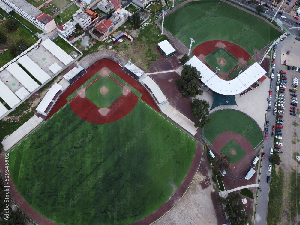 drone campo de beisbol mexicano con edificios de gobierno, campo ...