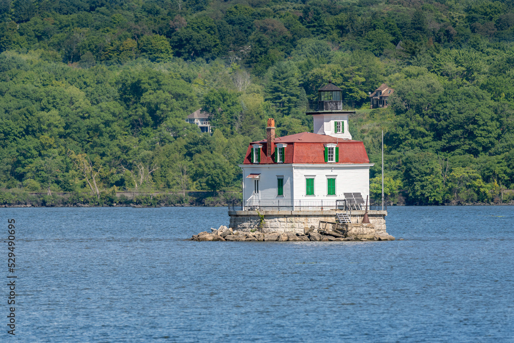 09/08/2022 - Image of the 150 year old Esopus Meadows Lighthouse ...