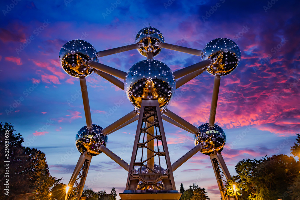 Atomium Hd
